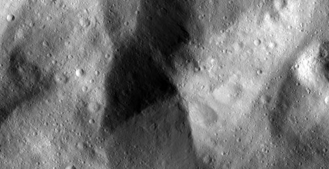 Dawn Returns First Low Altitude Images of Vesta | Space Exploration ...