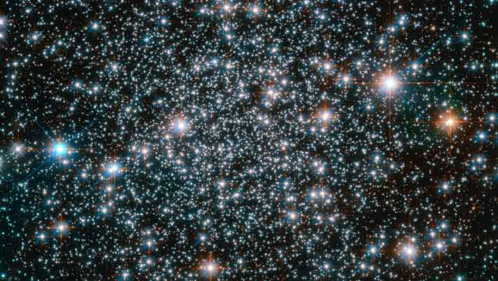 Hubble Snaps Beautiful Image of Globular Cluster NGC 6496 | Sci.News