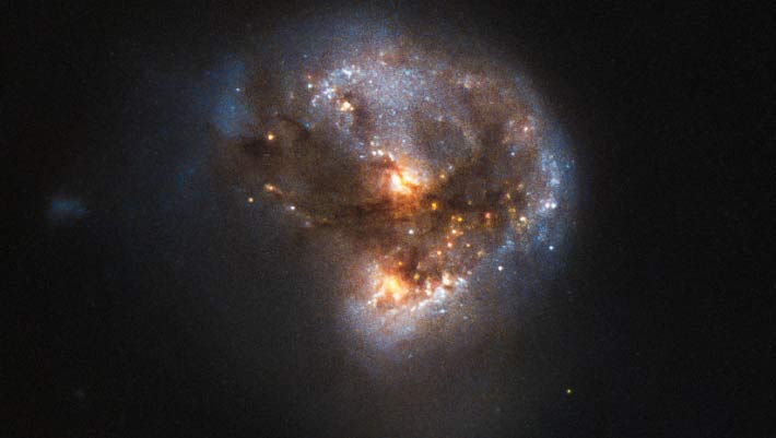 Hubble Spots Cosmic Megamaser | Astronomy | Sci-News.com