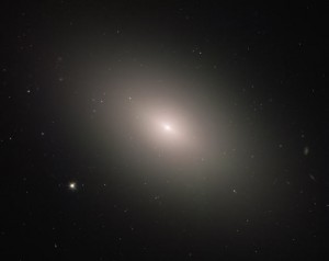 Hubble Captures Stunning Image of Messier 59 | Sci.News