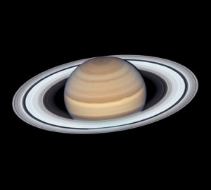 Hubble Snaps New Image of Saturn and Its Ring System | Sci.News