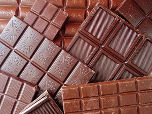 Chocolate Helps Keep Heart’s Blood Vessels Healthy, Review Suggests ...