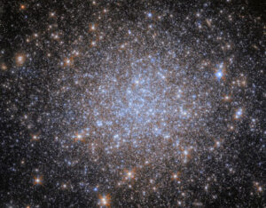 Hubble Focuses on Globular Cluster NGC 1841 | Sci.News
